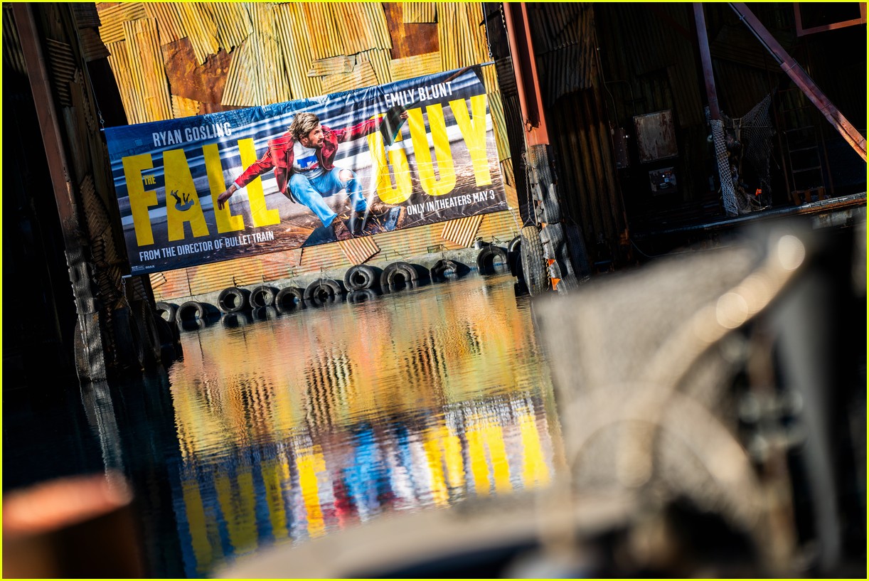 Ryan Gosling Makes Surprise Appearance at Universal Studios Stunt Show ...