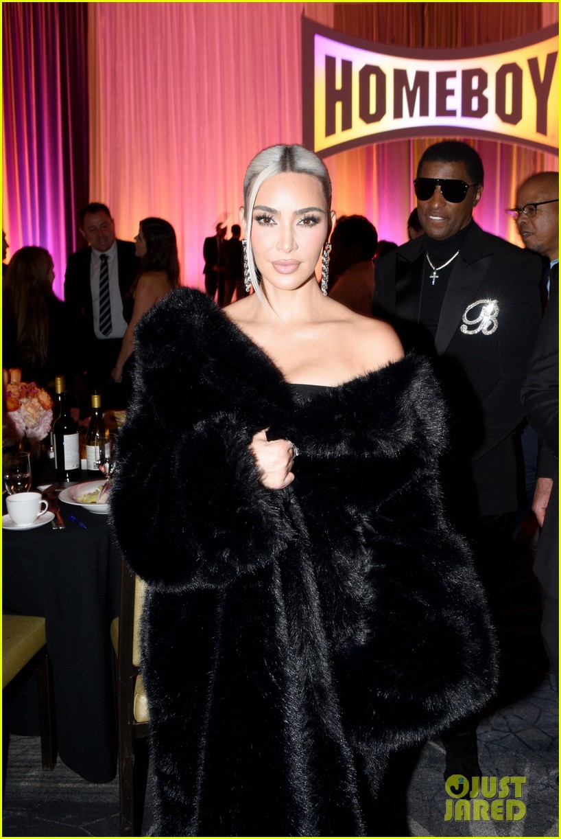 Kim Kardashian Shows Off Icy Blonde Hair While Being Honored at Lo ...
