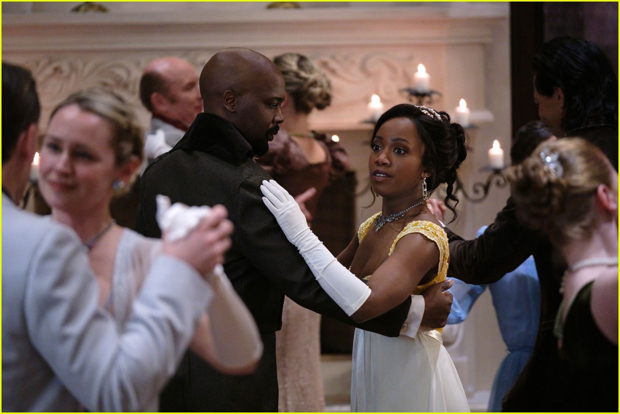 'Legend of the Lost Locket' - 2 'When Calls the Heart' Stars Featured ...