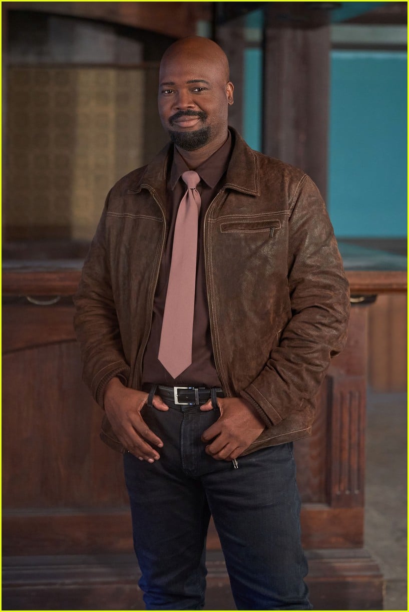 'Legend of the Lost Locket' - 2 'When Calls the Heart' Stars Featured ...