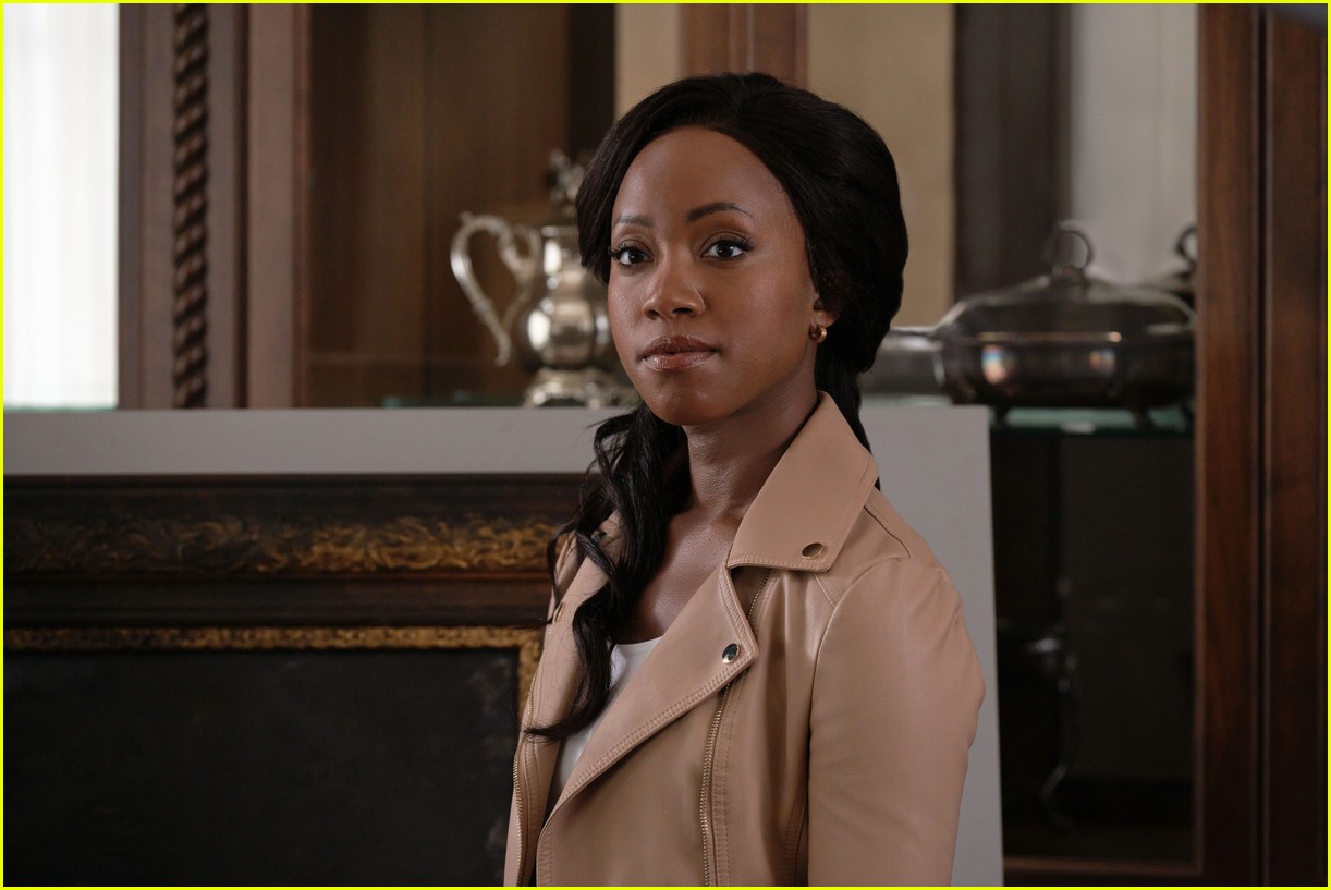 'Legend of the Lost Locket' - 2 'When Calls the Heart' Stars Featured ...