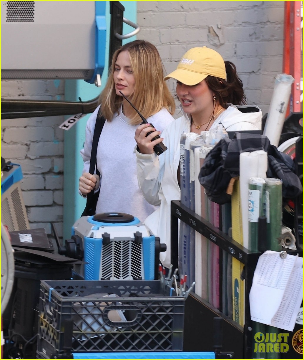 Margot Robbie Wraps Up Another Day of Filming 'A Big Bold Beautiful ...