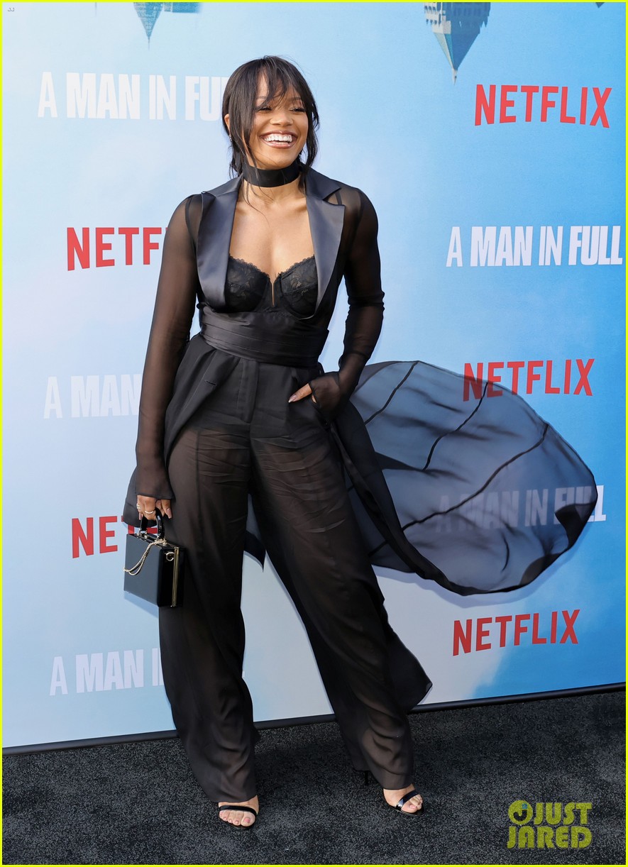 Diane Lane, Jeff Daniels, & Lucy Liu Premiere New Netflix Series 'A Man ...