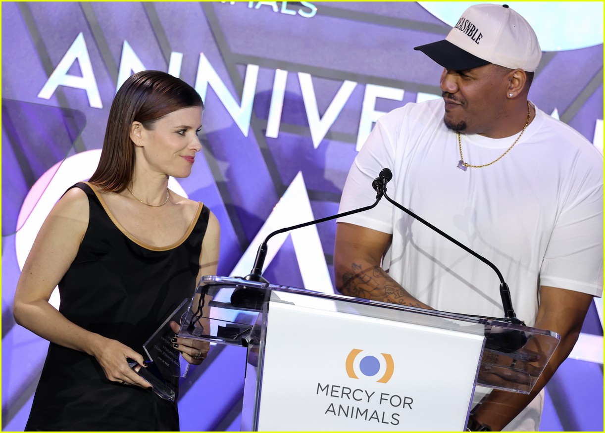 Kate Mara's Busy Weekend: Honored at Mercy for Animals Gala, Reunited ...