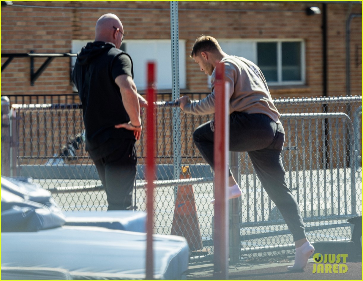 Christian McCaffrey Gets Hot & Sweaty During Outdoor Workout at L.A ...