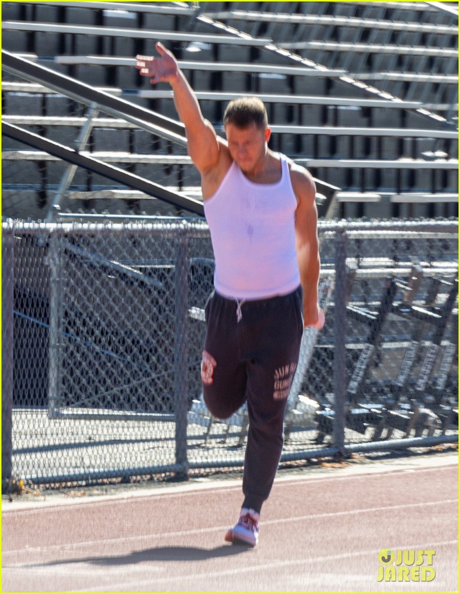 Christian McCaffrey Gets Hot & Sweaty During Outdoor Workout at L.A ...