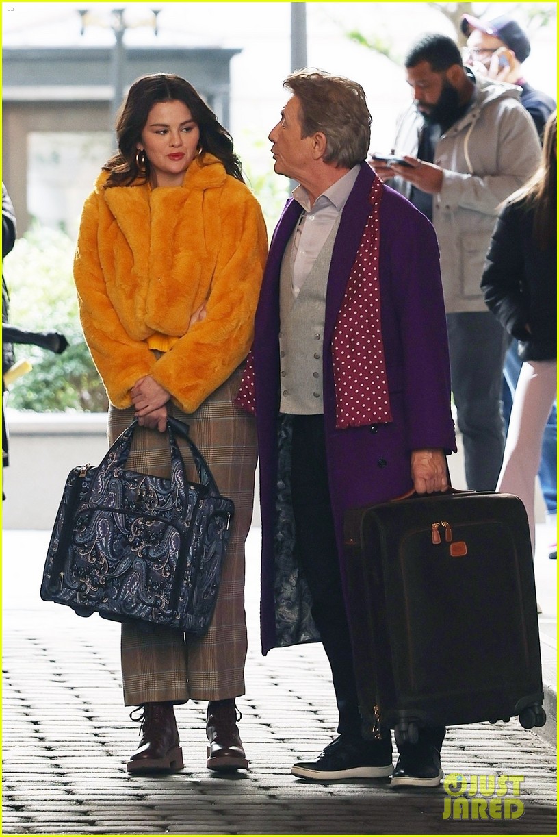 Steve Martin, Selena Gomez & Martin Short Frantically Run Away From ...