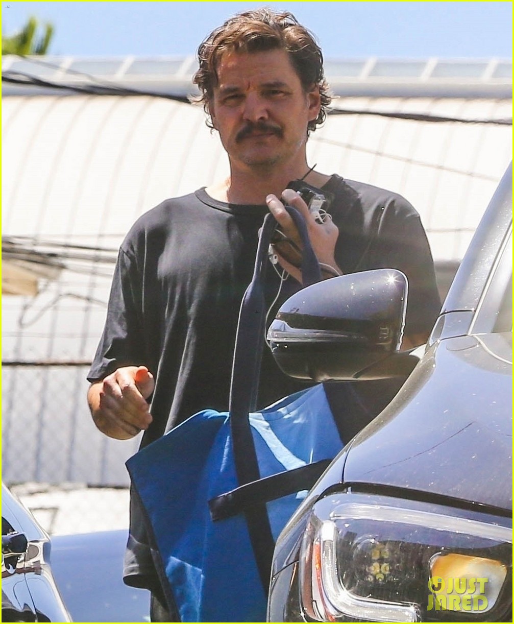 Pedro Pascal Hits the Gym for Morning Workout in Los Angeles: Photo ...