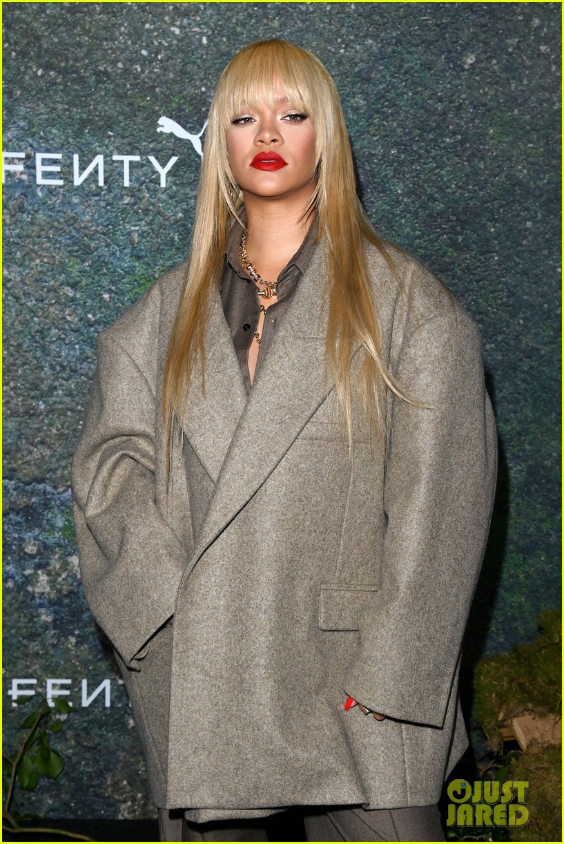 Rihanna Rocks Red Lip & Bangs For Fenty x Puma Launch Event In London ...