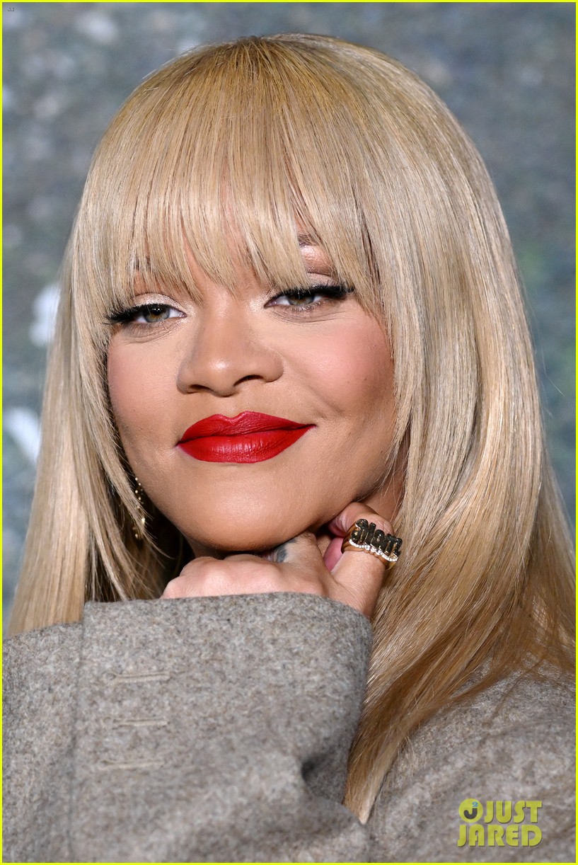 Rihanna Rocks Red Lip & Bangs For Fenty x Puma Launch Event In London ...