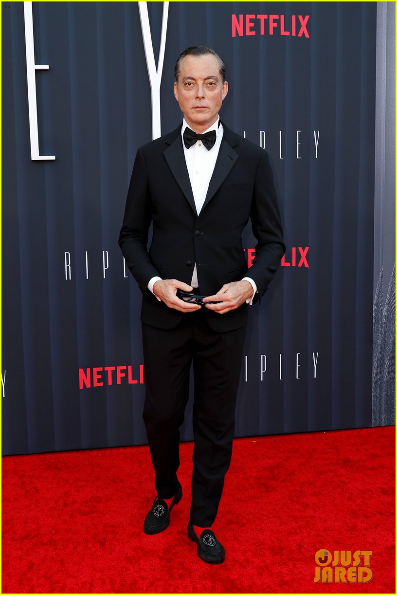 Andrew Scott & Dakota Fanning Dress to Impress for 'Ripley' Premiere in ...