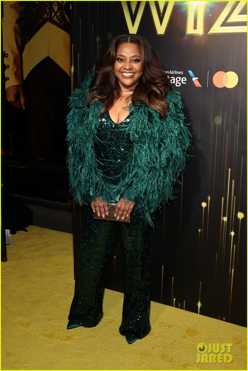 Nichelle Lewis Makes Broadway Debut in 'The Wiz,' Gets Support from Big ...