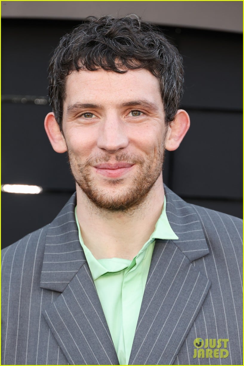 Zendaya Wows in Custom Vera Wang at 'Challengers' L.A. Premiere with ...