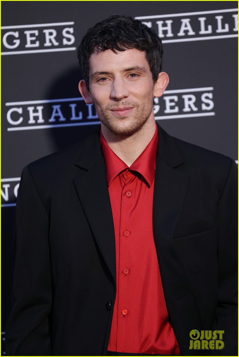 Zendaya Goes Topless Under Blazer at 'Challengers' Rome Premiere: Photo ...