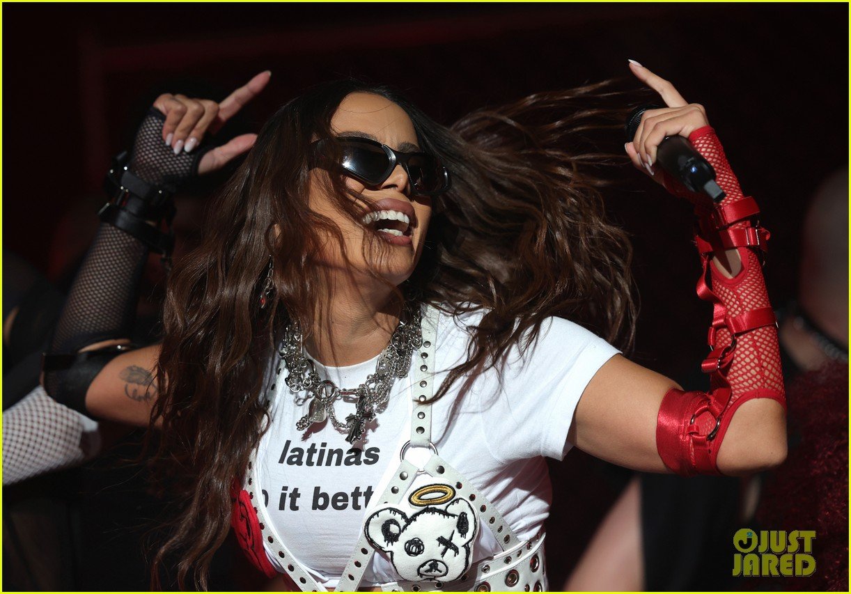 Anitta Lights Up the Stage at 'Baile Funk Experience' Tour Stop In ...