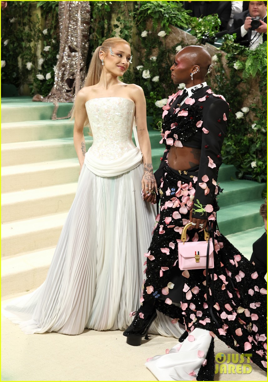 'Wicked' Movie Stars Ariana Grande & Cynthia Erivo Were the Surprise ...