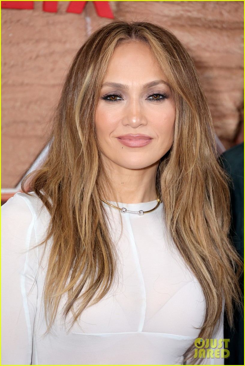 Jennifer Lopez, Sterling K. Brown, & Simu Liu Hit the Red Carpet at ...