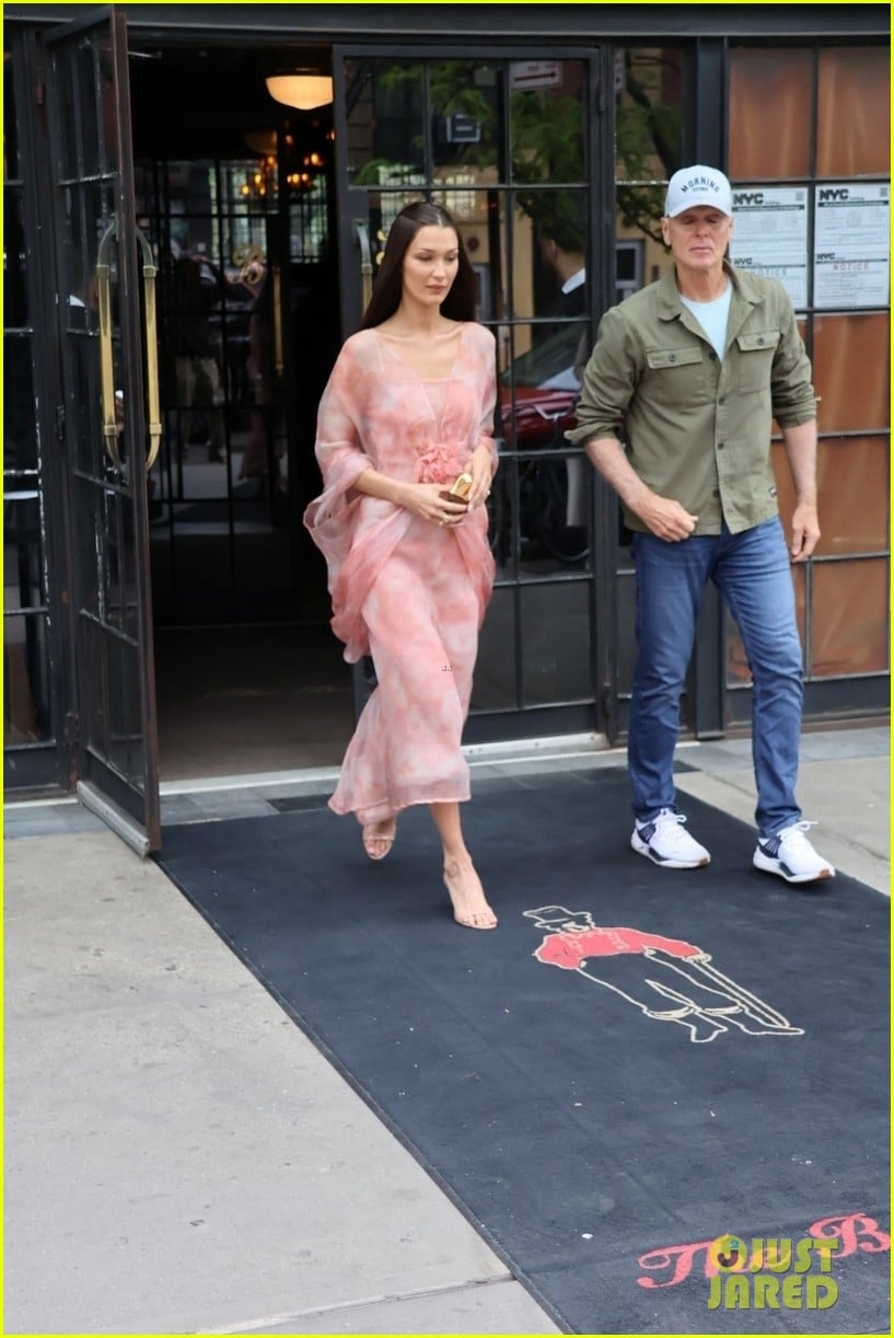 Bella Hadid Goes Pretty in Pink for Day Out in NYC: Photo 5036702 ...