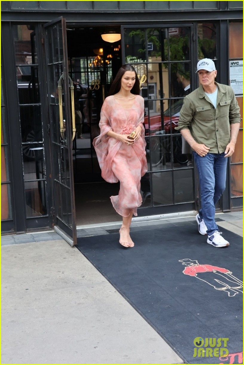 Bella Hadid Goes Pretty in Pink for Day Out in NYC: Photo 5036713 ...