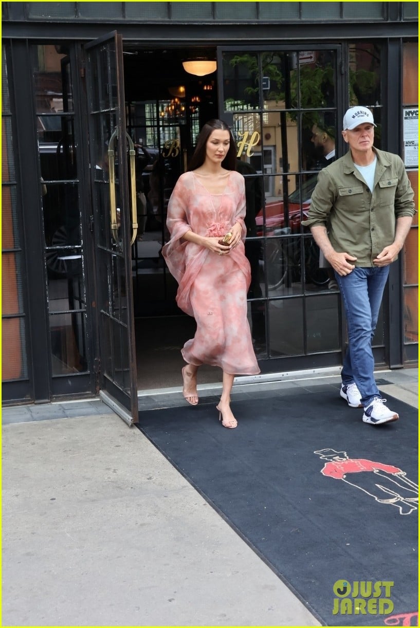 Bella Hadid Goes Pretty in Pink for Day Out in NYC: Photo 5036714 ...