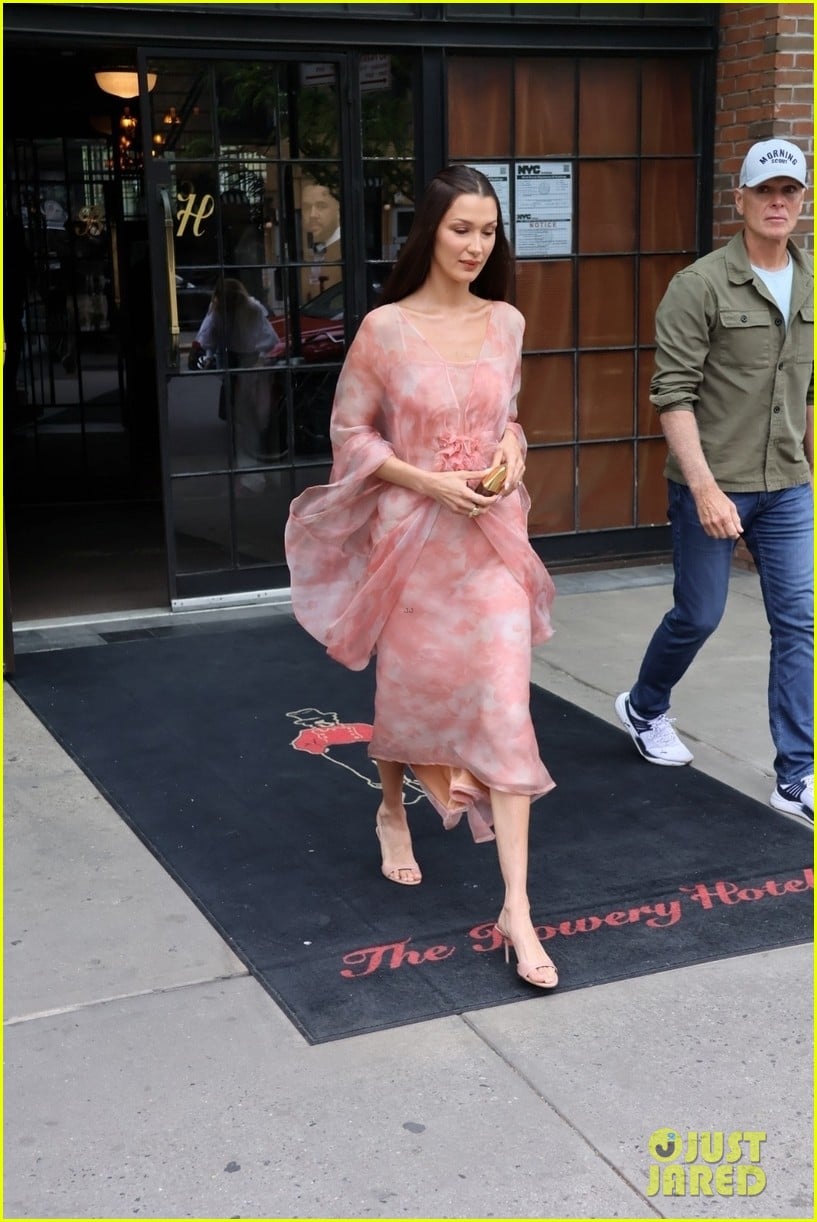 Bella Hadid Goes Pretty in Pink for Day Out in NYC: Photo 5036722 ...