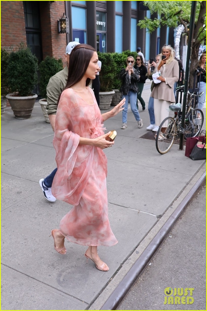Bella Hadid Goes Pretty in Pink for Day Out in NYC: Photo 5036733 ...