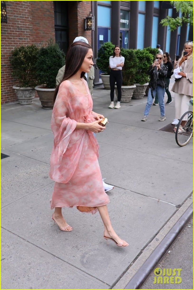 Bella Hadid Goes Pretty in Pink for Day Out in NYC: Photo 5036734 ...