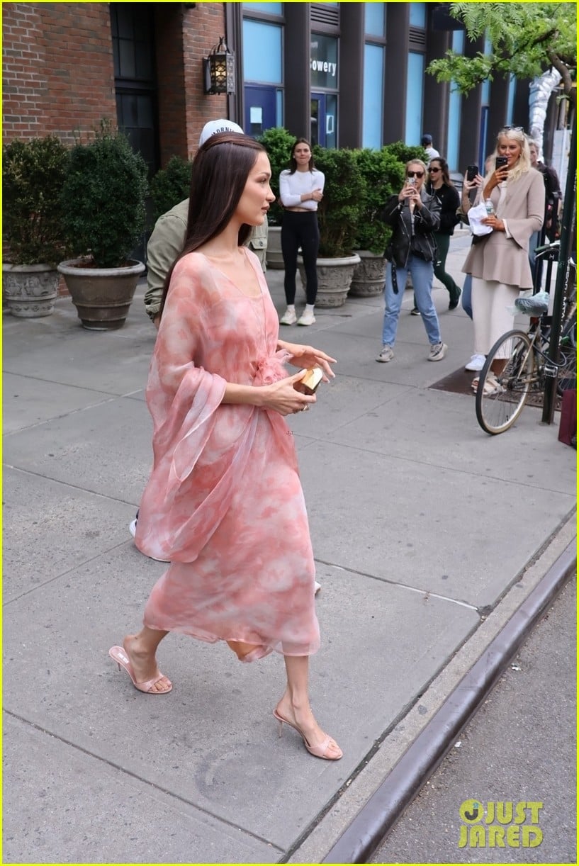 Bella Hadid Goes Pretty in Pink for Day Out in NYC: Photo 5036735 ...