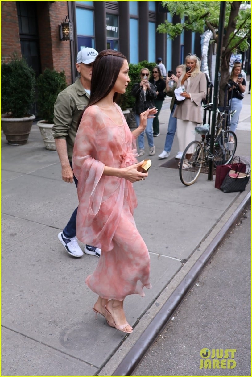 Bella Hadid Goes Pretty in Pink for Day Out in NYC: Photo 5036736 ...