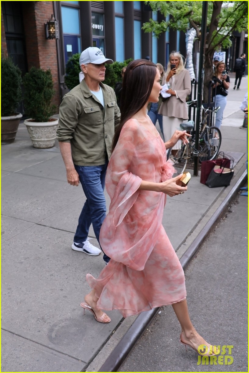 Bella Hadid Goes Pretty in Pink for Day Out in NYC: Photo 5036738 ...
