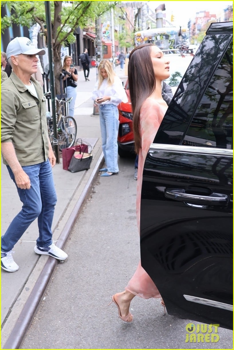 Bella Hadid Goes Pretty in Pink for Day Out in NYC: Photo 5036742 ...