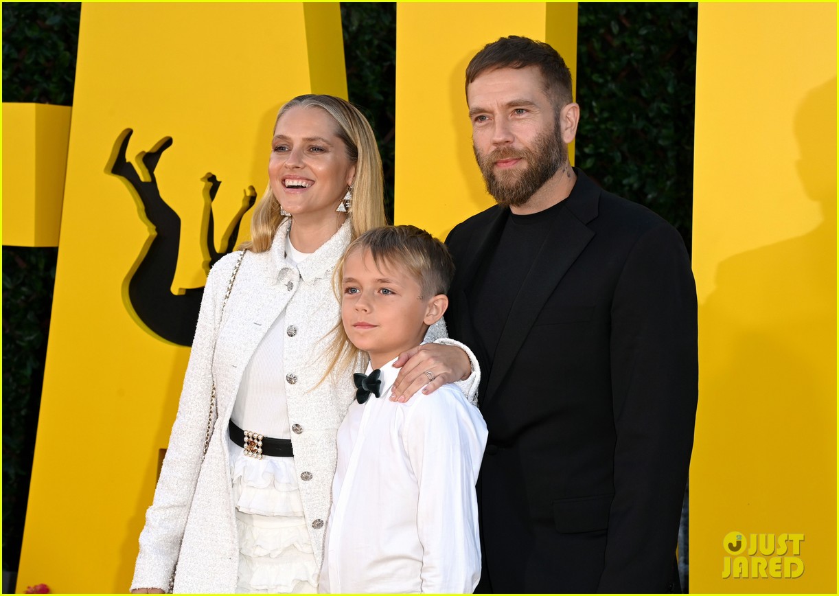 Emily Blunt Shimmers in Orange Dress at 'The Fall Guy' L.A. Premiere ...