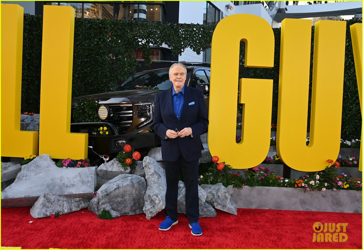 Emily Blunt Shimmers in Orange Dress at 'The Fall Guy' L.A. Premiere ...