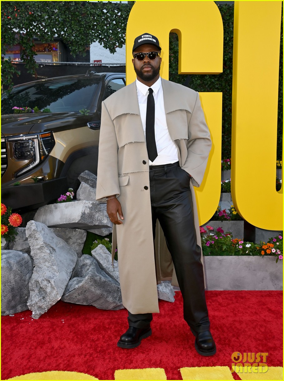 Emily Blunt Shimmers in Orange Dress at 'The Fall Guy' L.A. Premiere ...