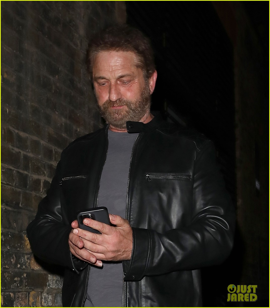 Gerard Butler Spotted in London Amid Latest Movie News: Photo 5044217 ...