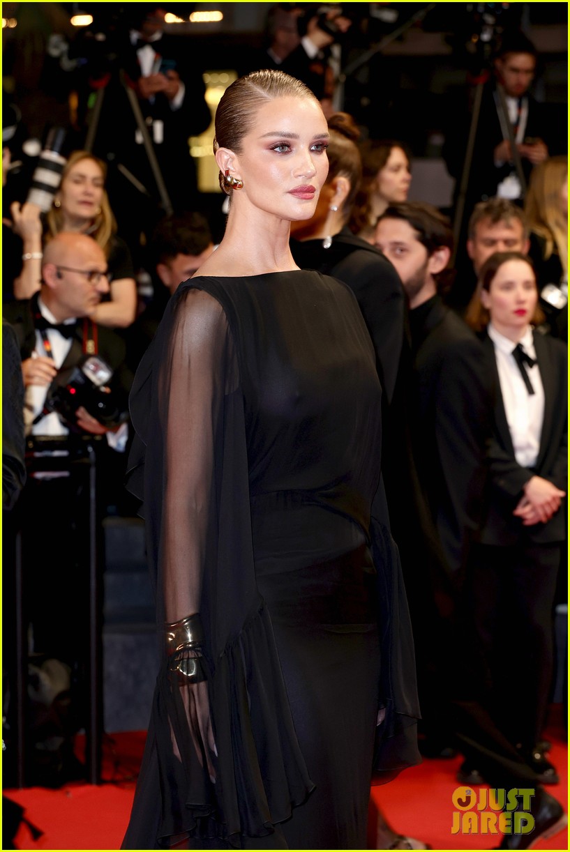 Cate Blanchett, Greta Gerwig, Top Models, & More Stars Attend Monday's ...