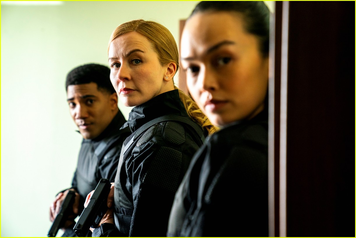 CBS Debuts First Photos of Colin Donnell in 'FBI: International' with ...