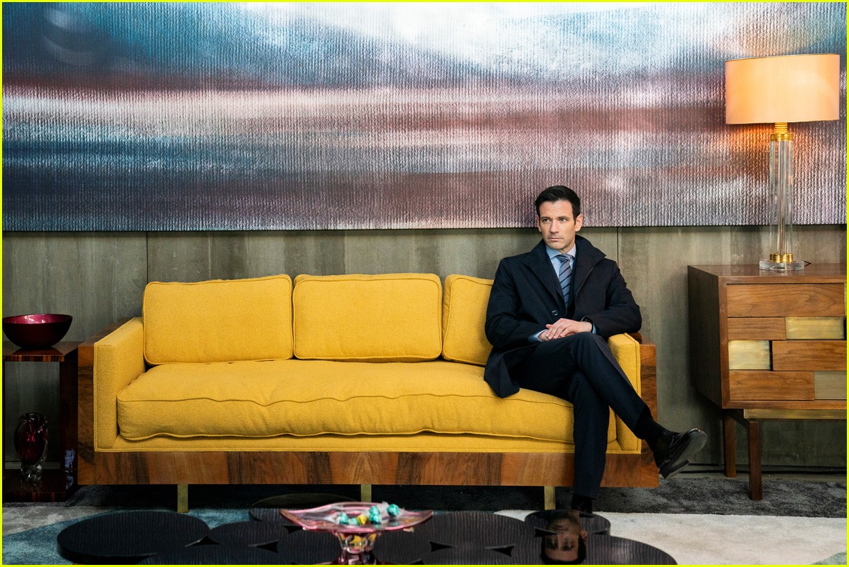 CBS Debuts First Photos of Colin Donnell in 'FBI: International' with ...