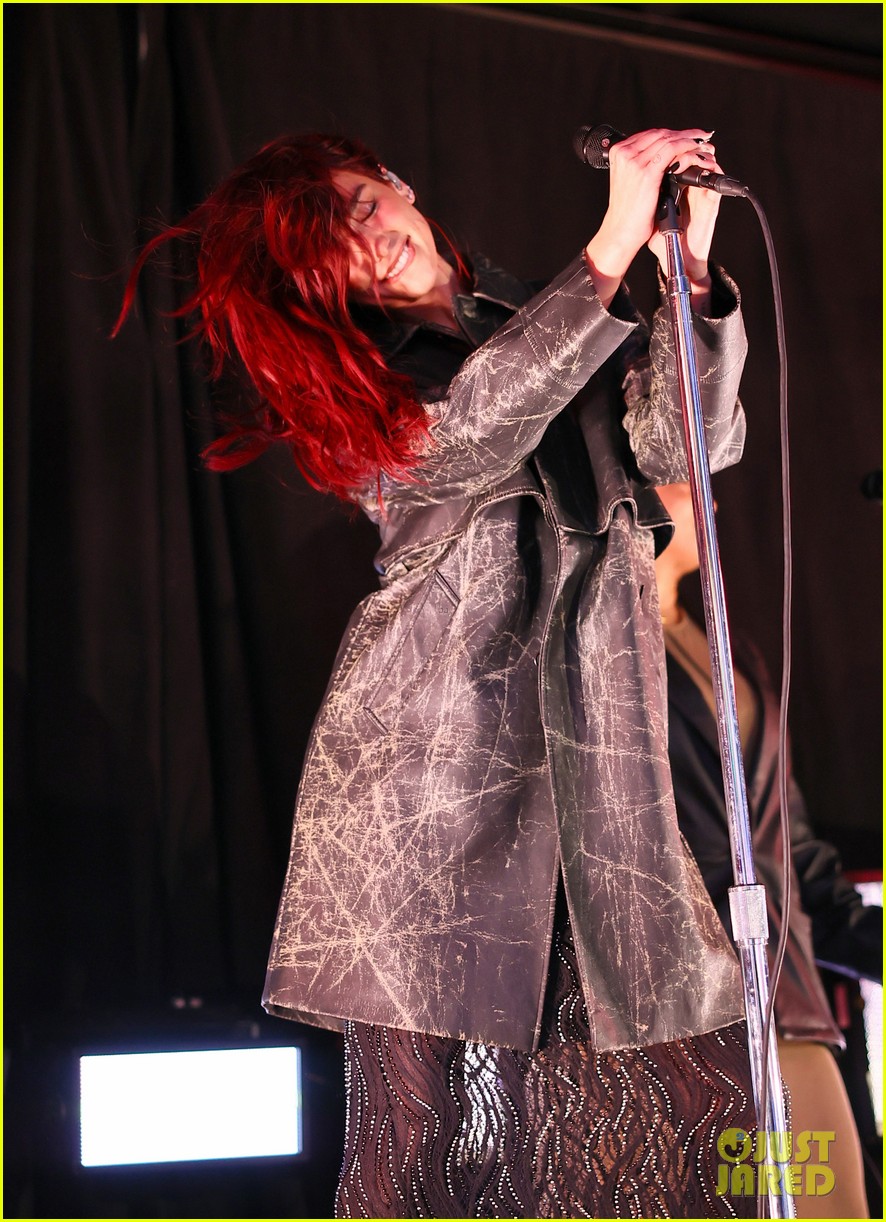 Dua Lipa Gives Surprise Pop-Up Performance in Times Square After 'SNL ...