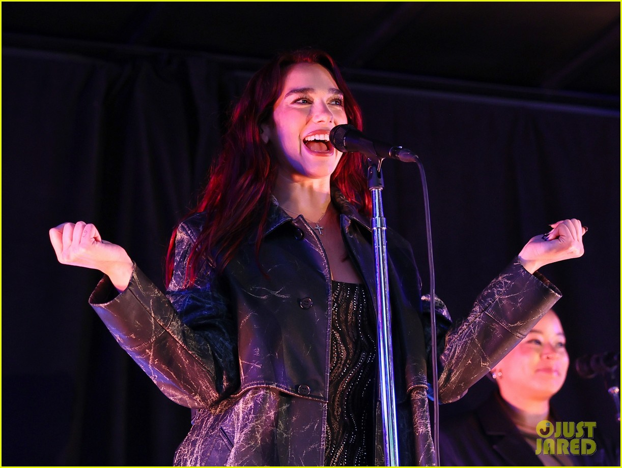 Dua Lipa Gives Surprise Pop-Up Performance in Times Square After 'SNL ...