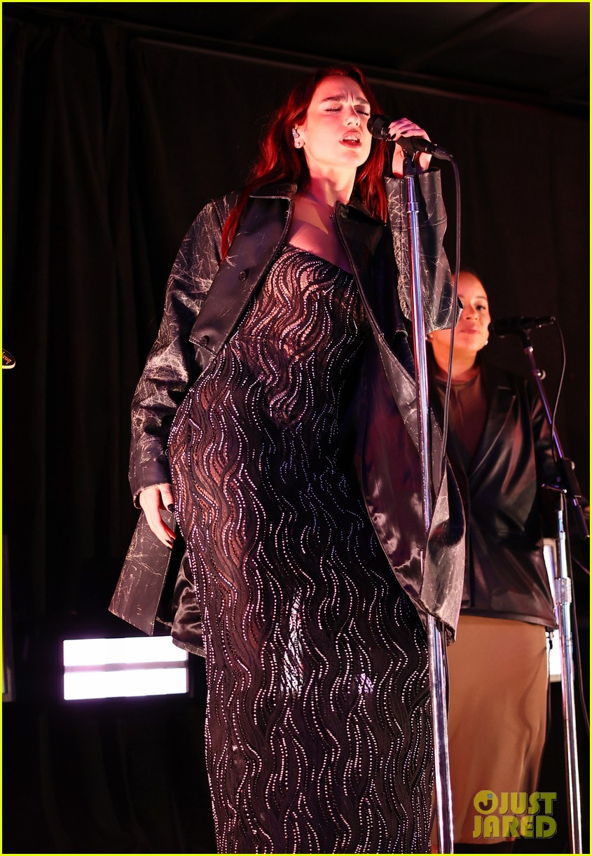 Dua Lipa Gives Surprise Pop-Up Performance in Times Square After 'SNL ...