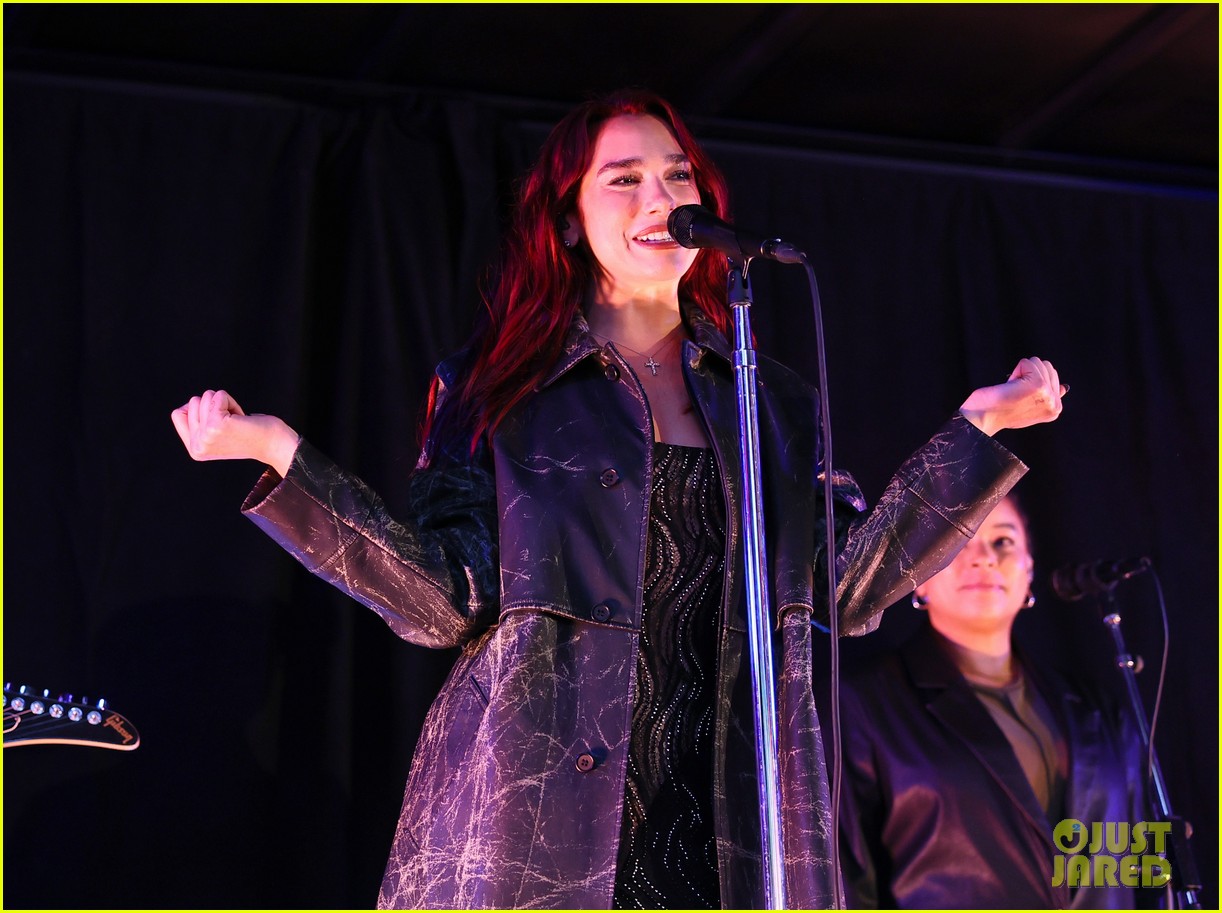 Dua Lipa Gives Surprise Pop-Up Performance in Times Square After 'SNL ...