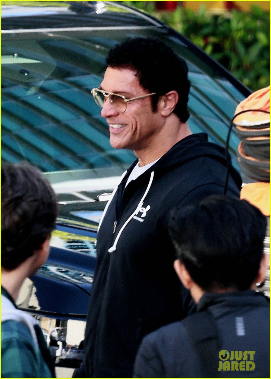 Dwayne Johnson Debuts Full Head of Hair on Set of New Movie 'The ...