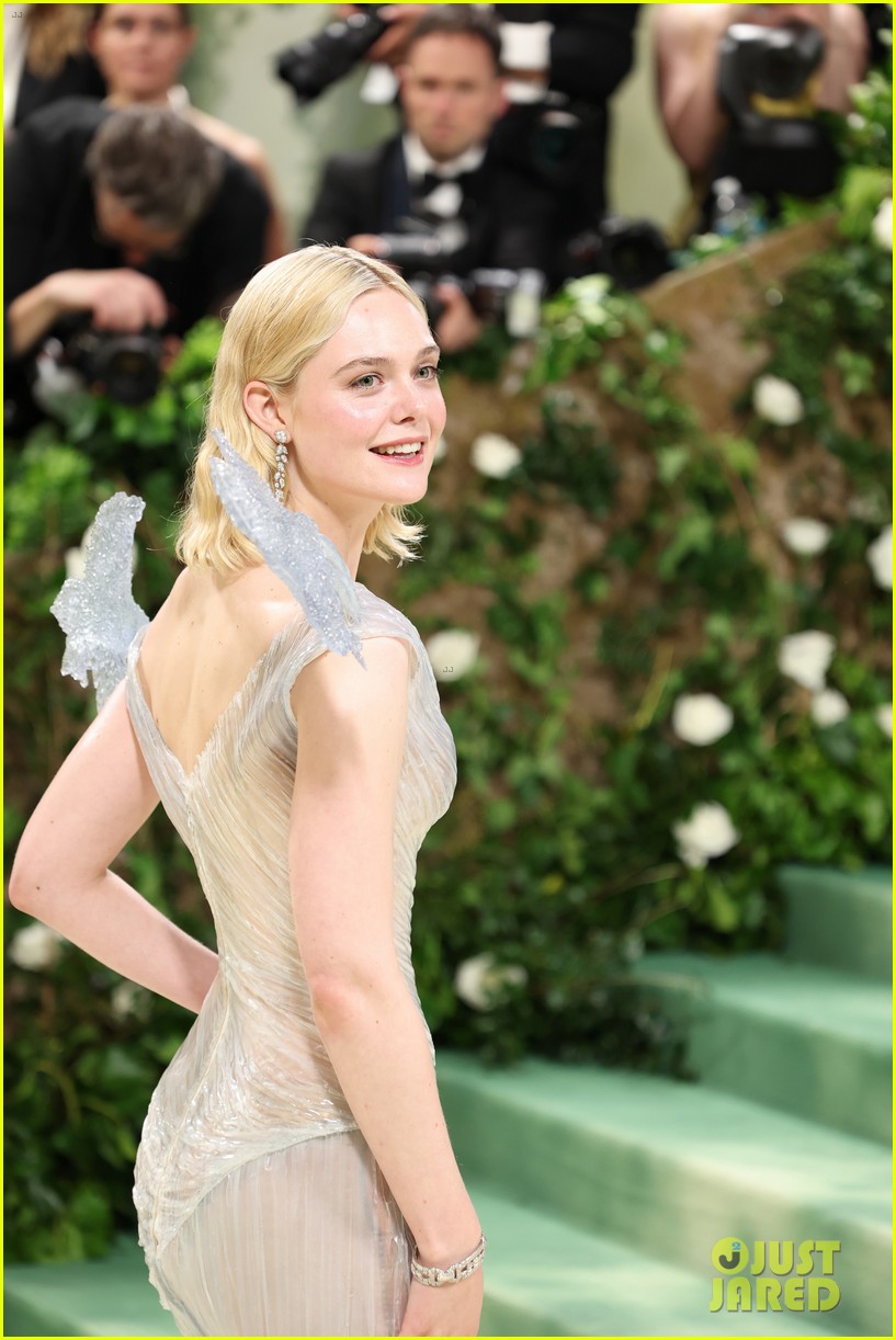 Elle Fanning Channels 'Maleficent' Role for Met Gala 2024's Sleeping ...