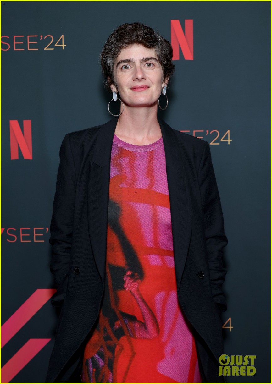 Benedict Cumberbatch & Gaby Hoffmann Step Out to Promote New Netflix ...