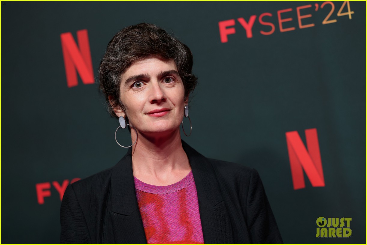 Benedict Cumberbatch & Gaby Hoffmann Step Out to Promote New Netflix ...