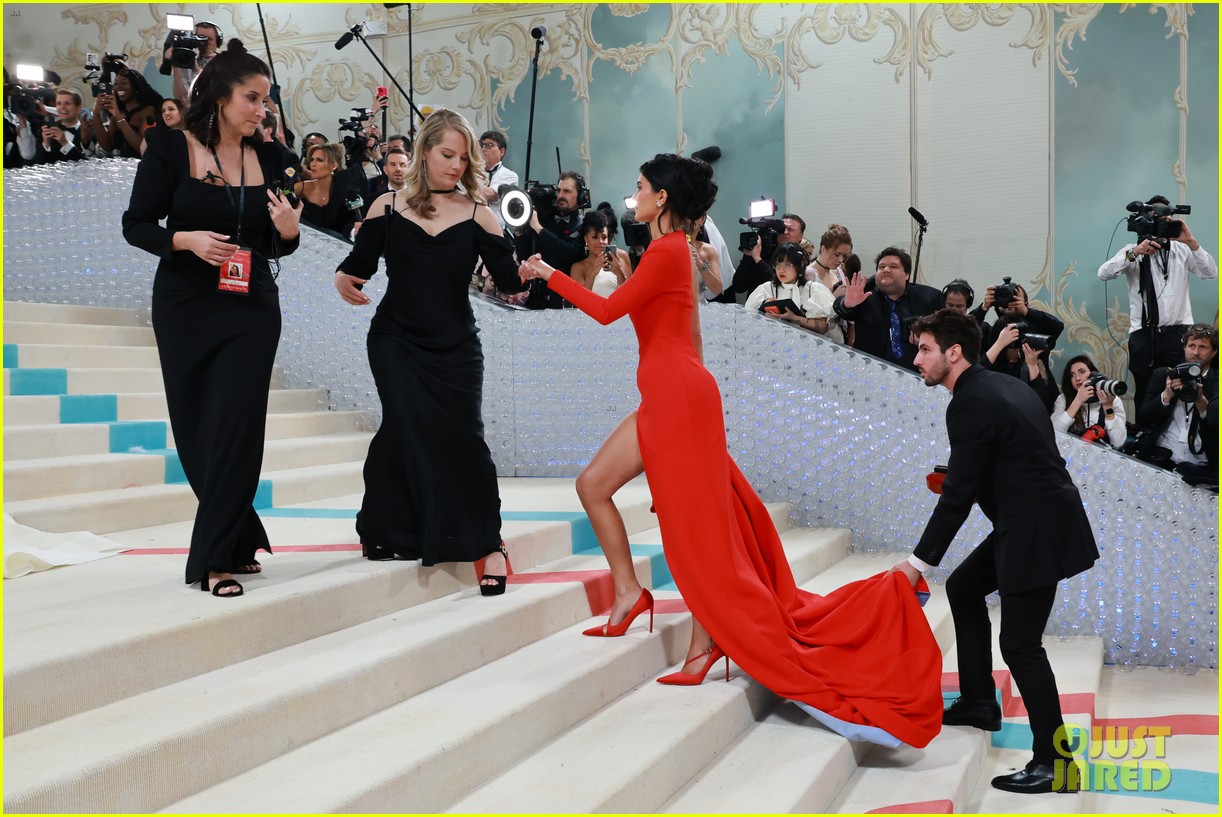 Model Eugenio Casnighi Says He Was Fired From Met Gala 2024 After Going ...