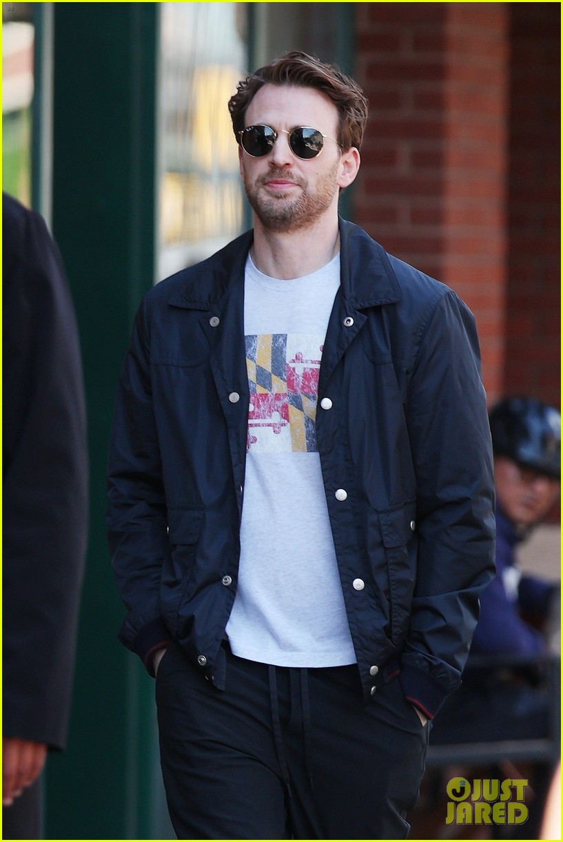 Chris Evans & Dakota Johnson Bond on Set of 'Materialists' in NYC: Photo 5046040 | Chris Evans ...