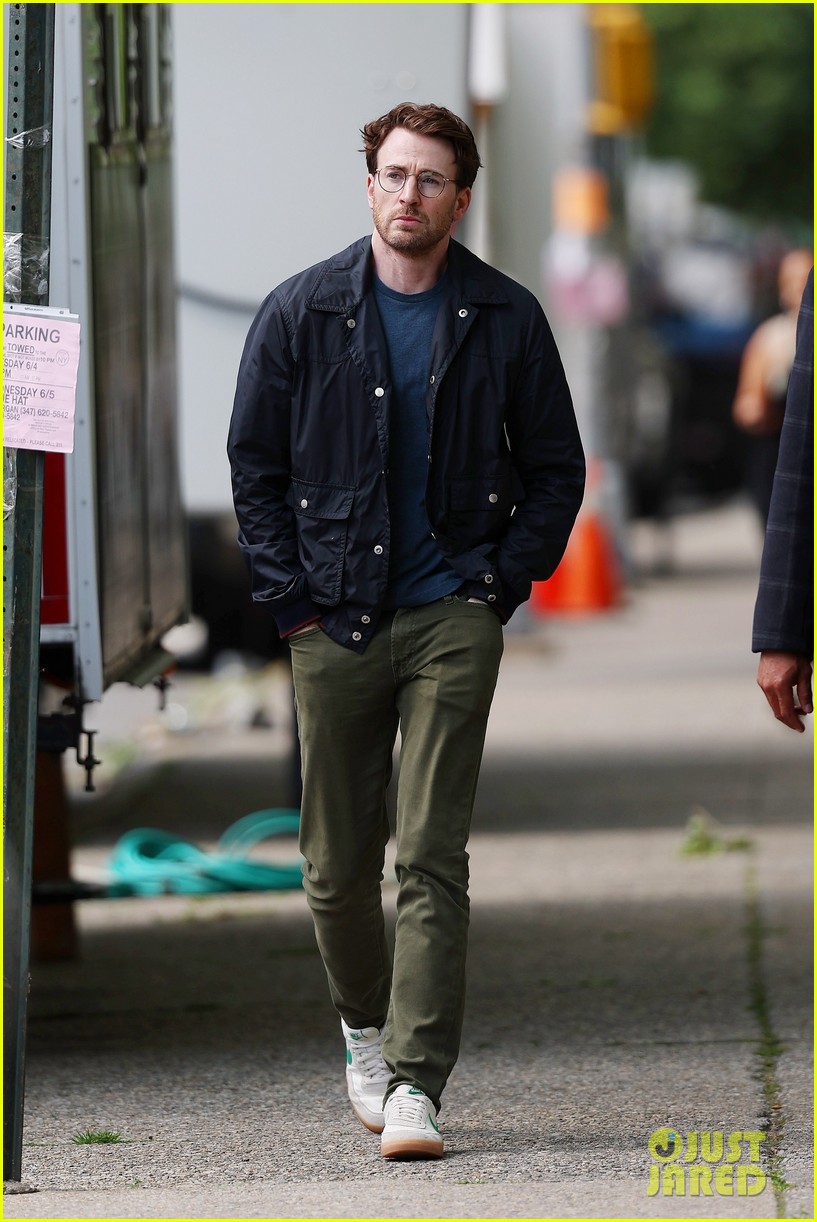 Chris Evans Looks Sexy in Specs on 'Materialists' Set with Dakota Johnson: Photo 5045795 | Chris ...