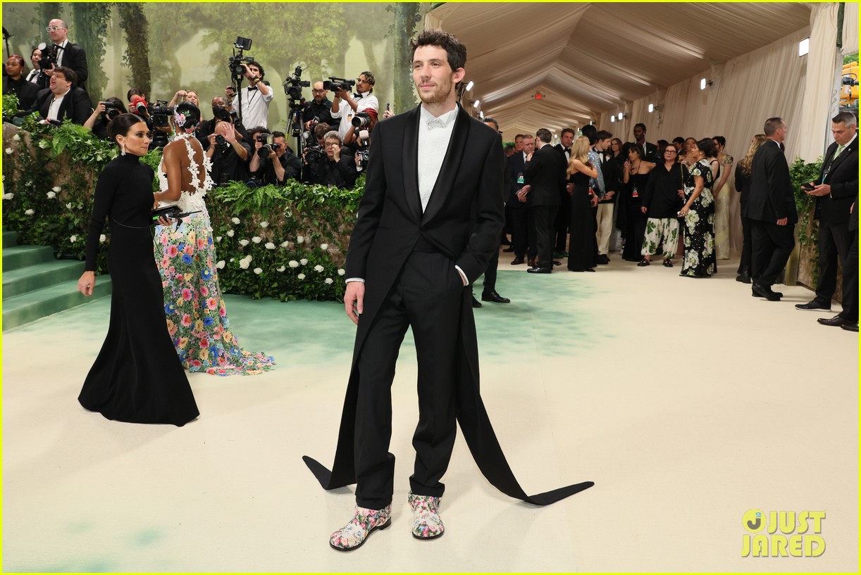 Josh O'Connor & Mike Faist Support 'Challengers' Co-Star Zendaya at Met Gala 2024: Photo 5037431 ...